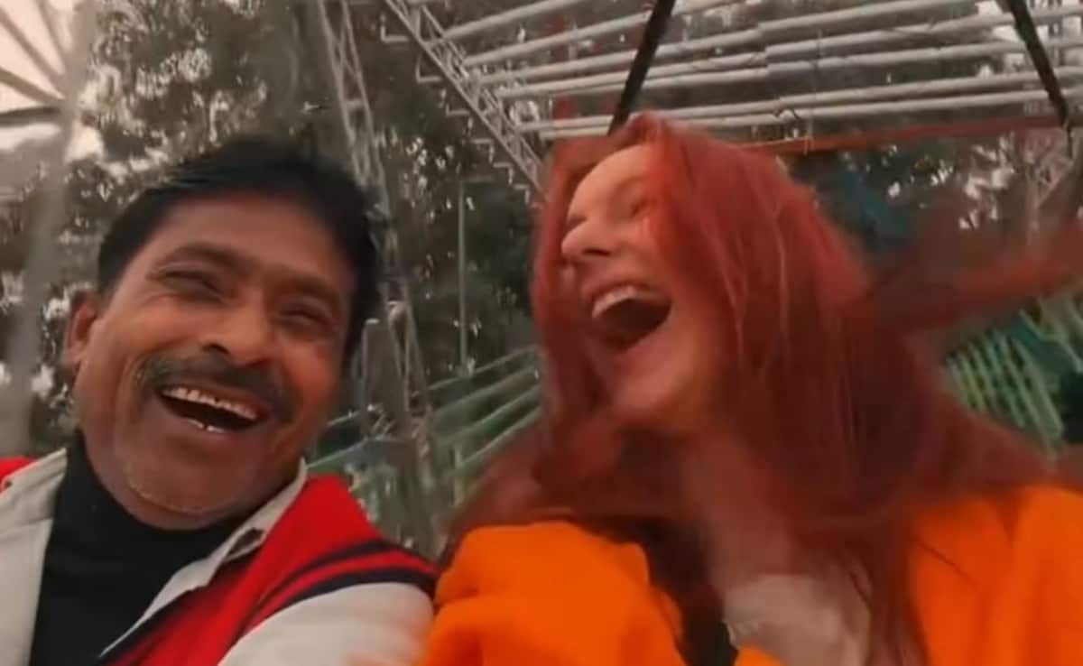 Viral Video: Foreign Vlogger Asks Delhi Auto Driver To Join Her While ...