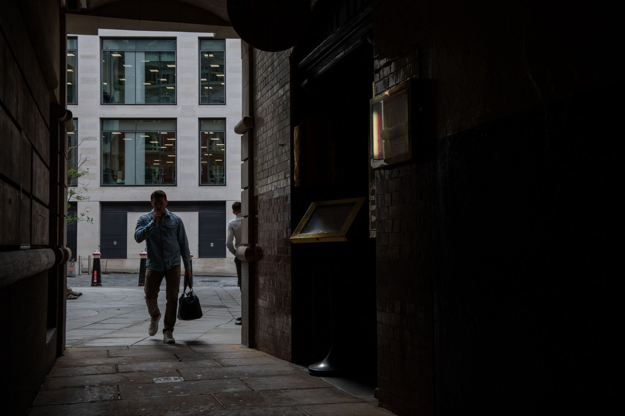 Worst Bond Rout in Decades Intensifies With UK Losing 27%