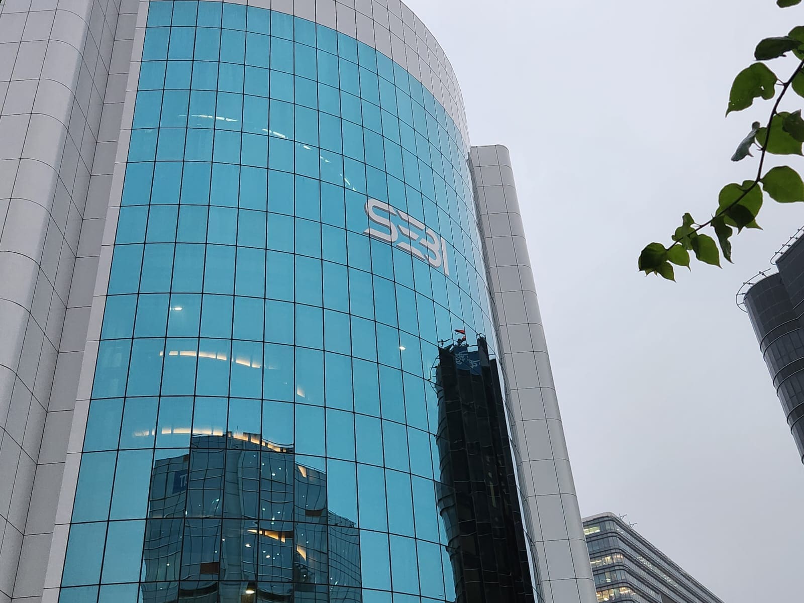 SEBI Launches MITRA Platform to Claim Forgotten Mutual Fund Folios