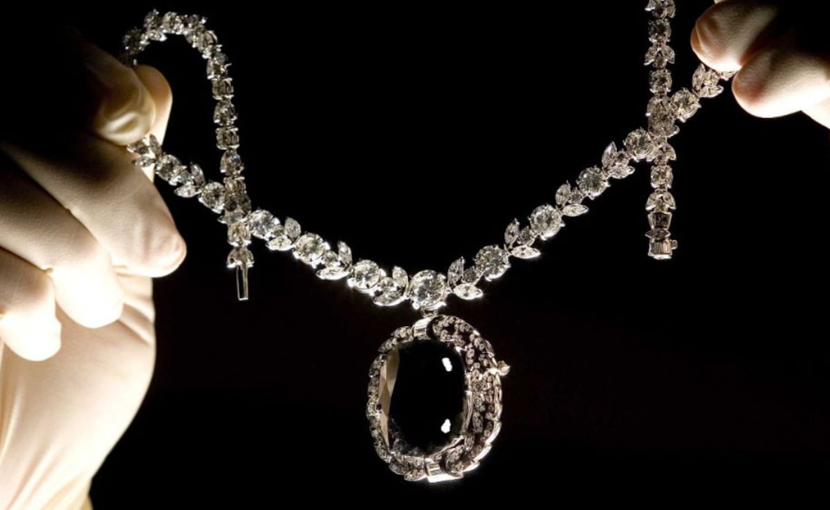 How A Black Diamond Stolen From A Hindu Temple Became An Omen Of Death