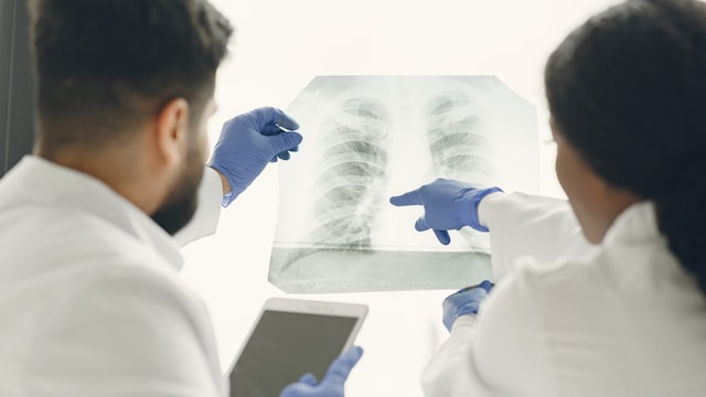 There's Now A Blood Test That Can Detect Lung Cancer In Real Time, Here ...
