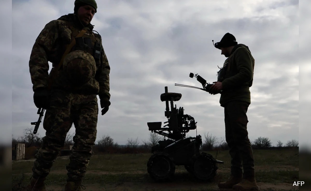 Russia Plans Medal For Civilians, Troops For Recovering Bodies In War Zone