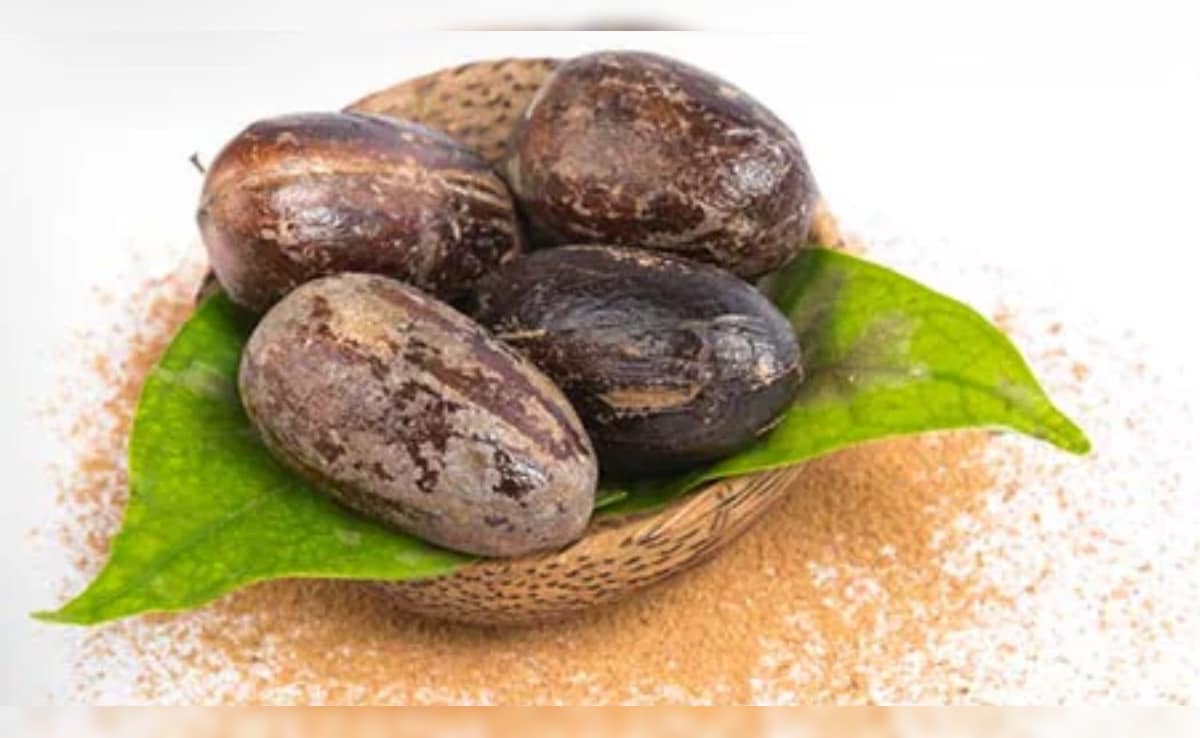 जायफल खाने से क्या होता है? आयुर्वेदिक डॉक्टर ने बताया कैसे करें ...