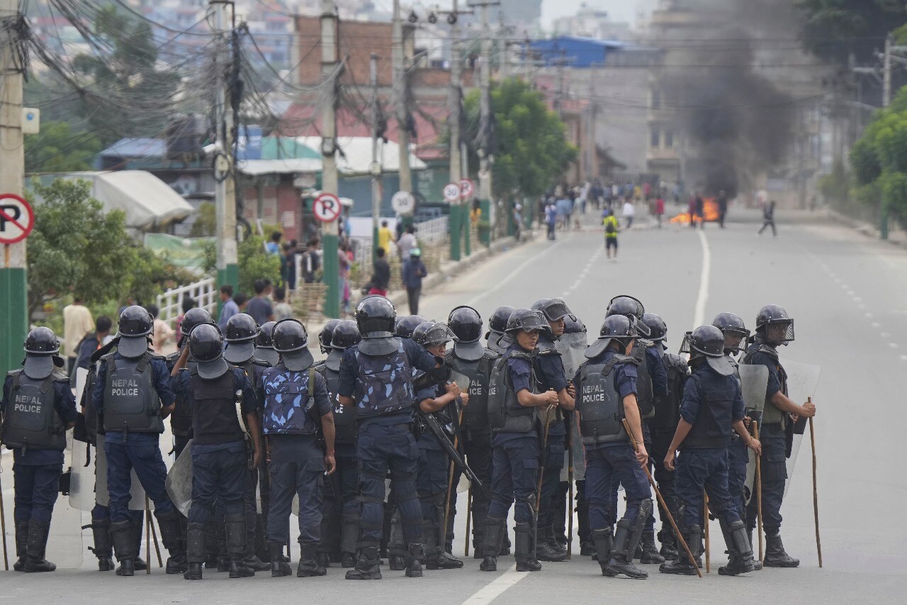 Nepal Protests: PM, President's Houses Set On Fire By Angry Protestors ...