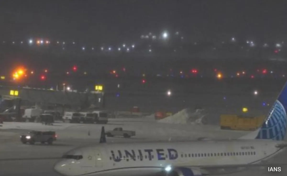 Bangor International Airport: Private Jet With 8 Aboard Crashes During ...