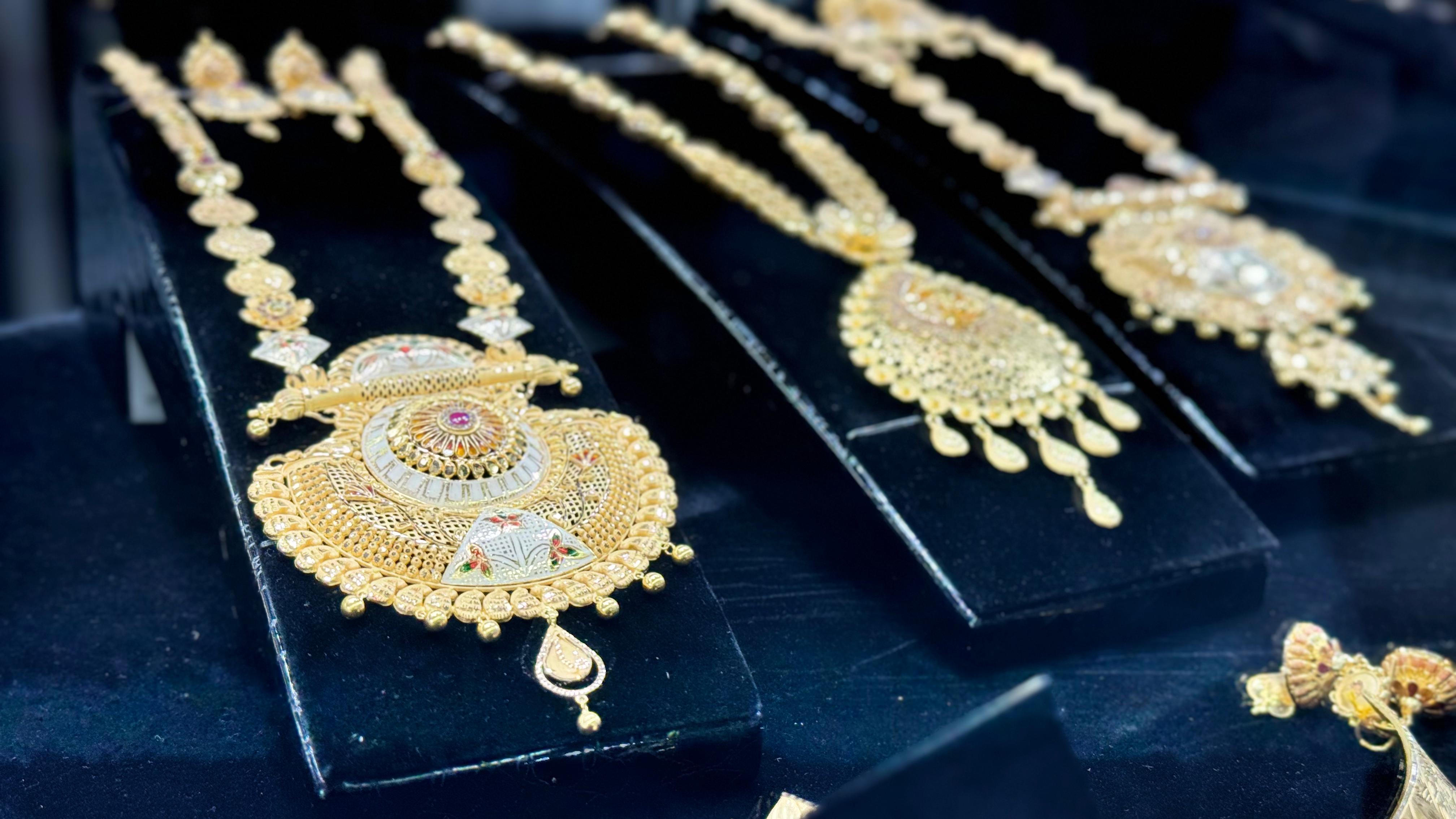 Gold Price Hits All-Time High, Crosses Rs 1 Lakh-Mark Amid Israel ...