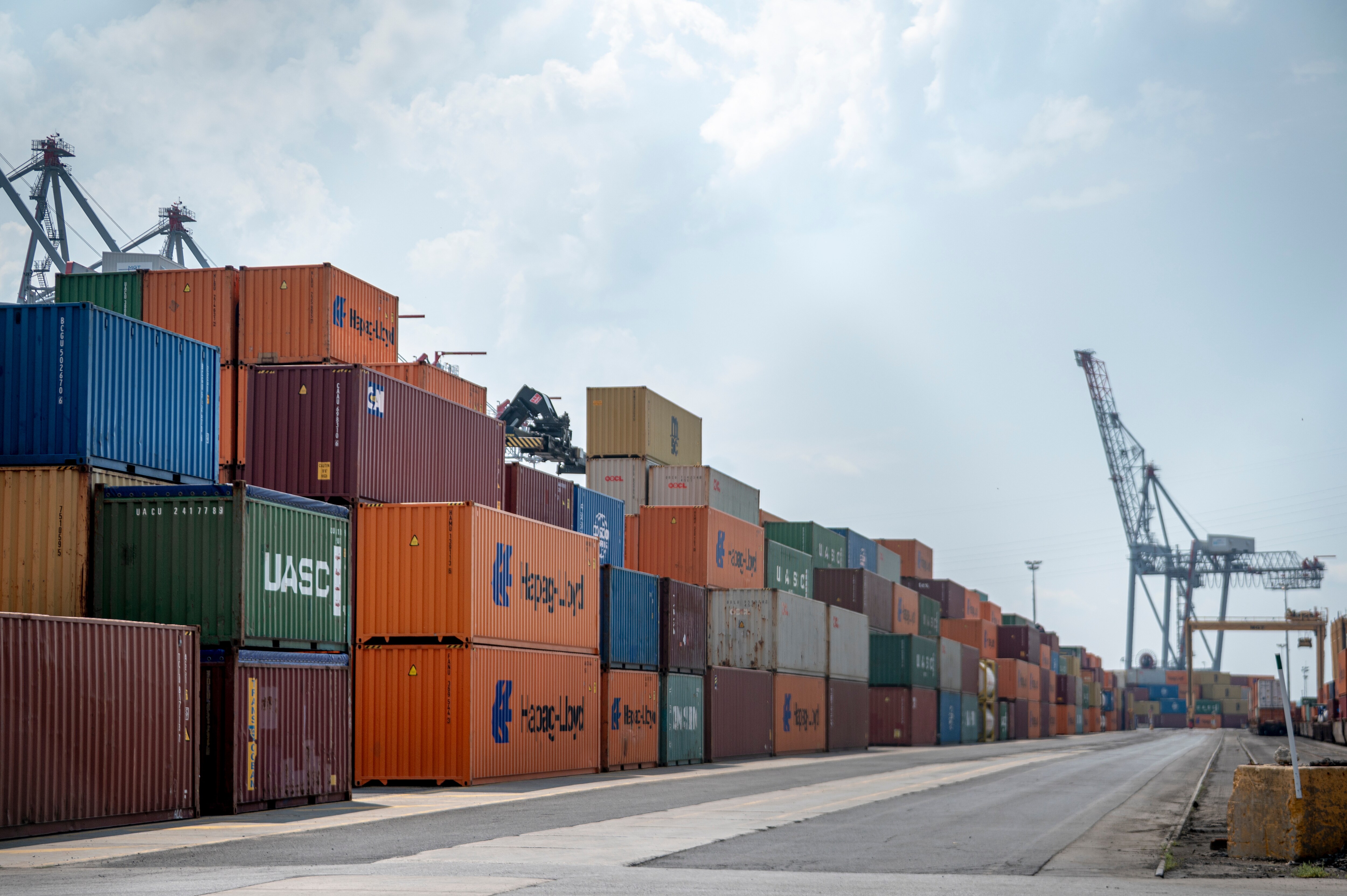 Trump Says He’s Not Focused On Talks With Canada, Tariffs Might Stay