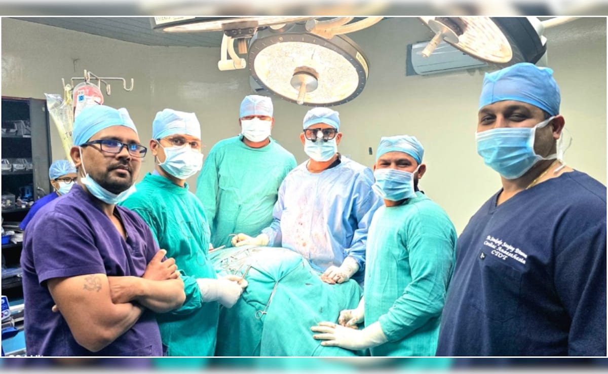 ऑपरेशन करते हुए डॉक्‍टर्स लाल-पीला क्यों नहीं पहनते, क्‍यों चुना गया है ...