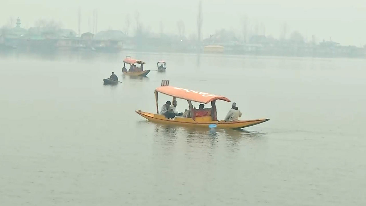 Cold Wave Continues To Grip Srinagar As Temperature Drops To -2 Degrees ...