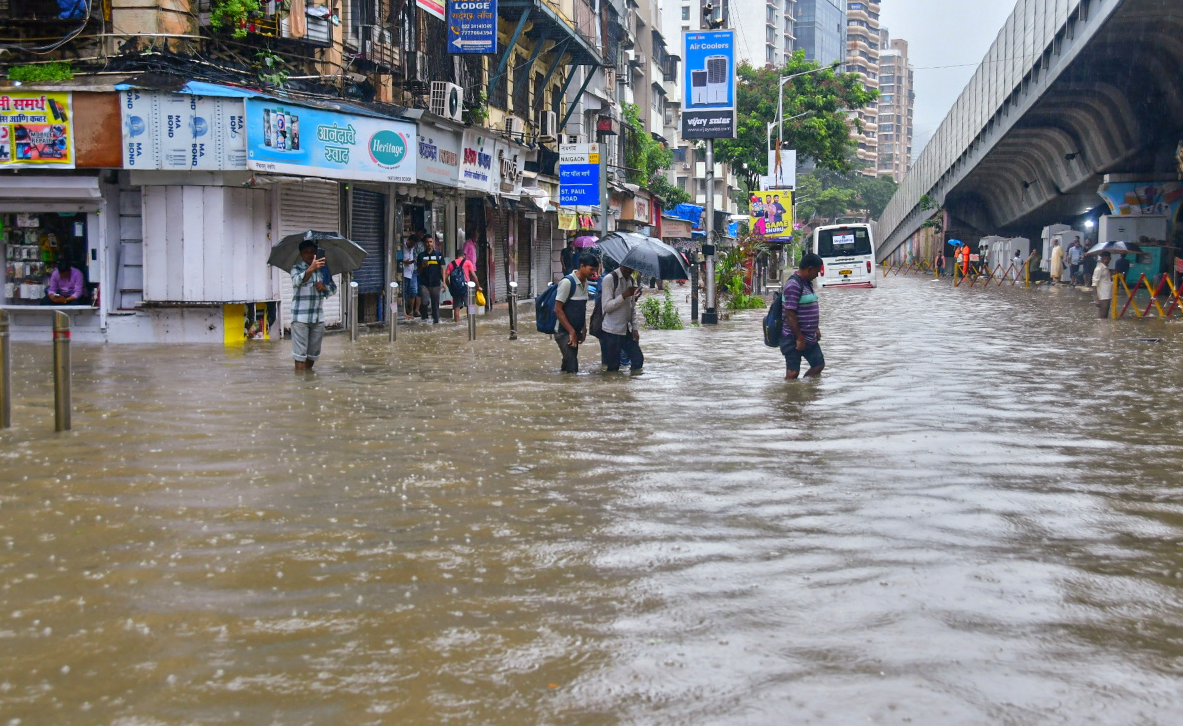 Weather News Today Updates: Mumbai Under Red Alert; Heavy Rains Cause ...