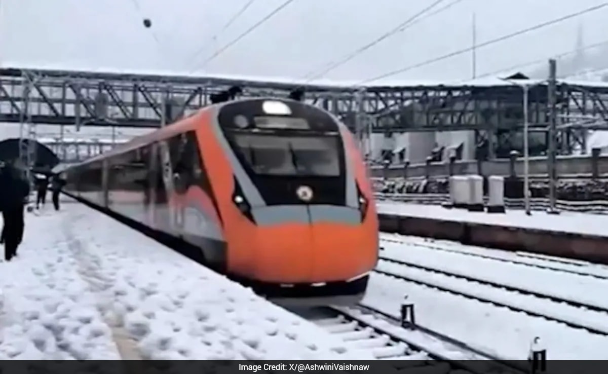 'This Is Switzerland': Vande Bharat Against Snowcapped Background Stuns ...