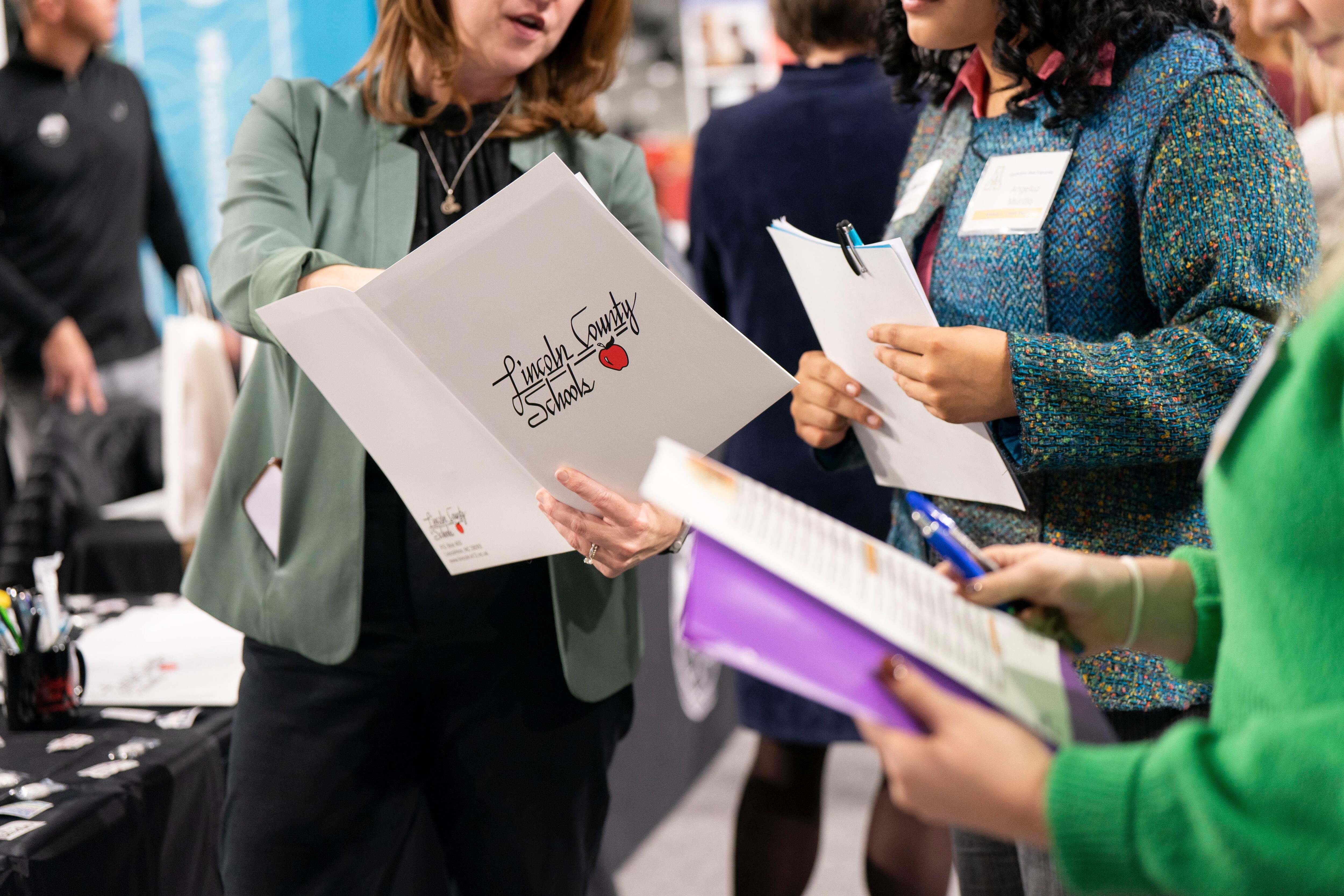 US Initial Jobless Claims Fell Last Week, State Data Suggest