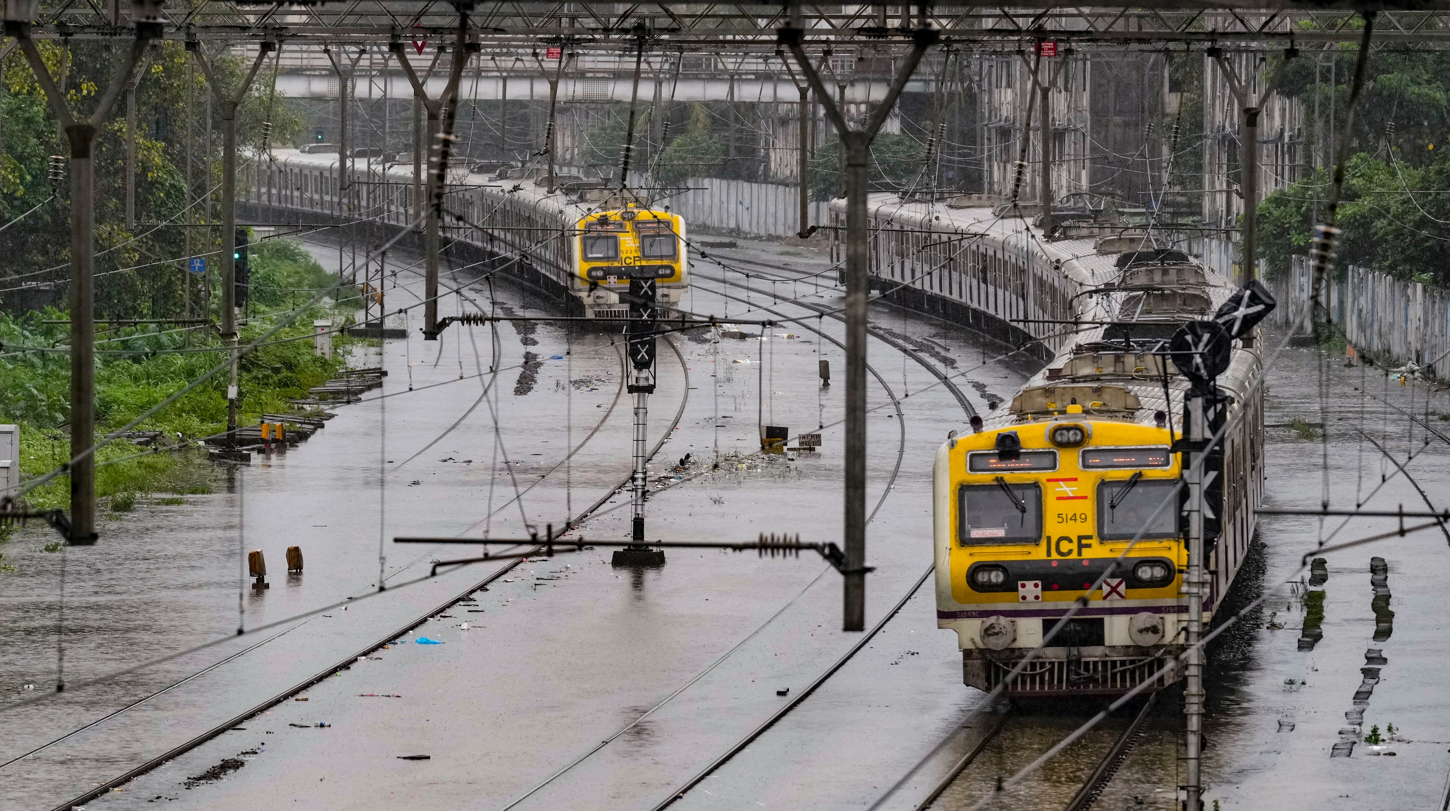 Mumbai Rains LIVE Updates: Churchgate-Dahanu Trains Delayed; IMD Issues ...