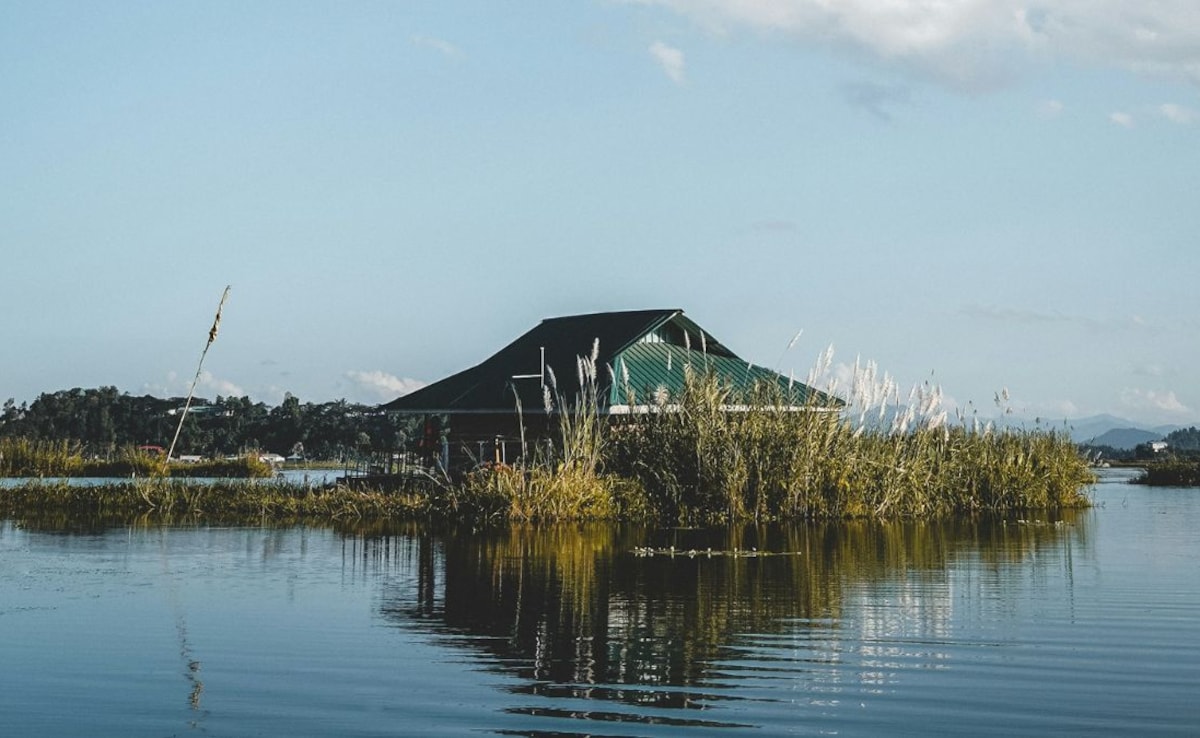 Anand Mahindra Is Fascinated By This "Almost Unreal" Lake In Manipur ...