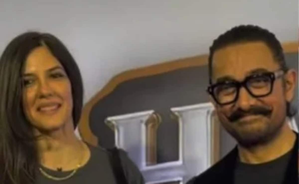 गर्लफ्रेंड गौरी स्प्रैट के साथ आमिर खान ने हैप्पी पटेल की स्क्रीनिंग ...