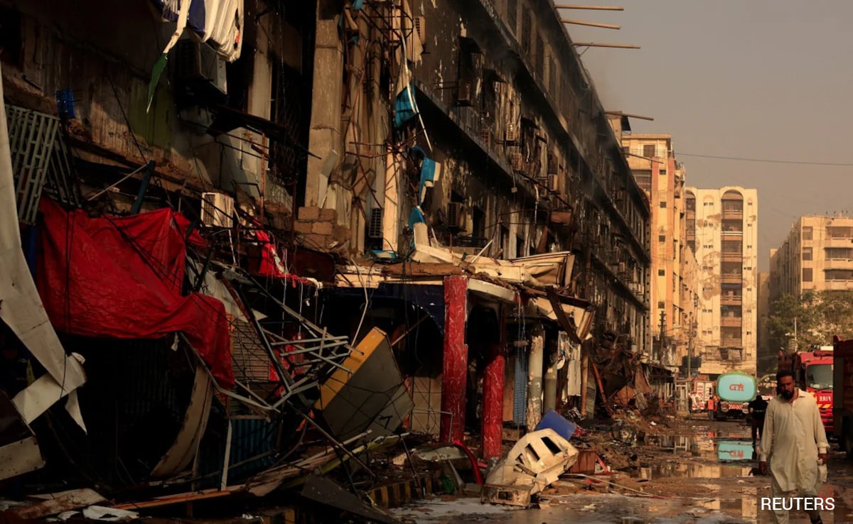 Death Count In Pakistan Shopping Mall Fire Climbs To 50