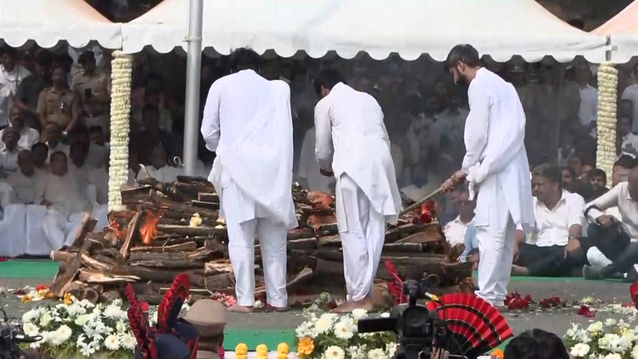 Parth & Jay Pawar Light Ajit Pawar's Funeral Pyre In Baramati