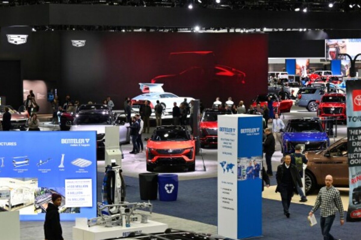 Detroit Auto Show Reflects Shift From Electric Vehicles Amid US Policy ...