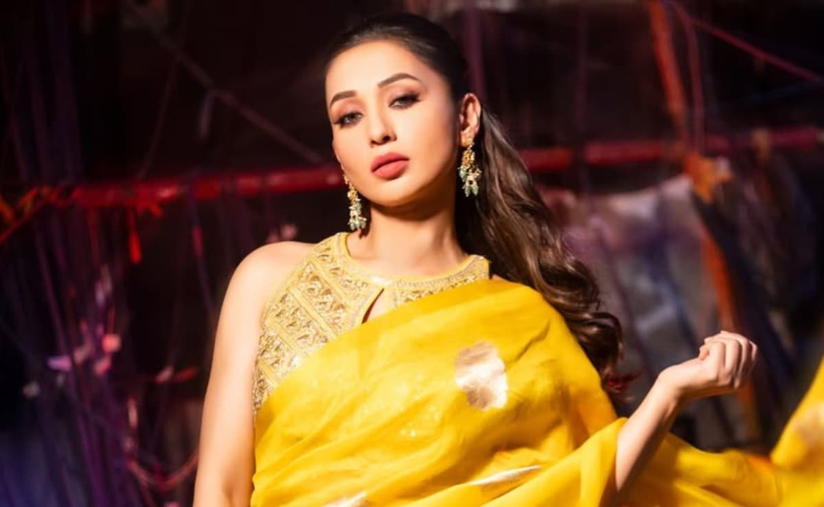 Mimi Chakraborty Shares Cryptic Note After Event Organisers Dismiss Her ...