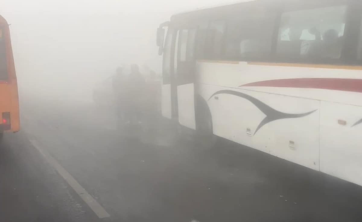 1 Dead, 24 Injured In Vehicle Collisions Due To Fog On Delhi-Lucknow ...