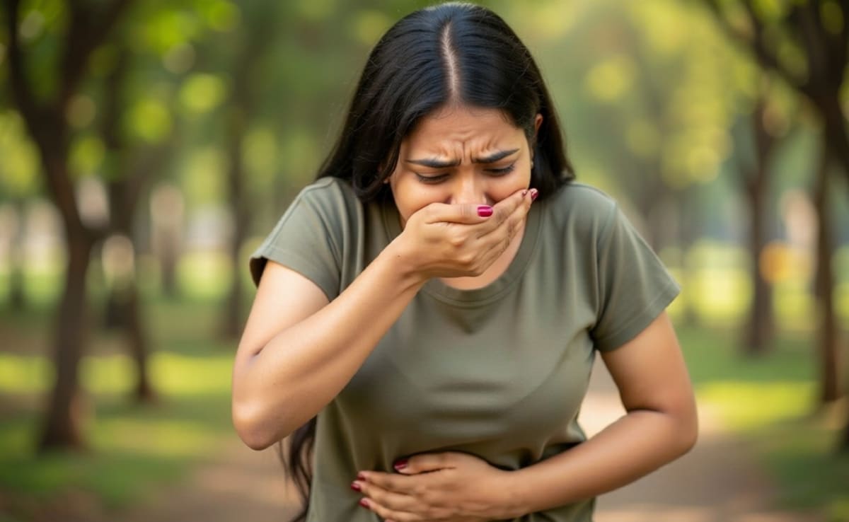 Vomiting Kaise Roke: उल्टी क्यों होती है? यहां जाने कारण और रोकने के ...