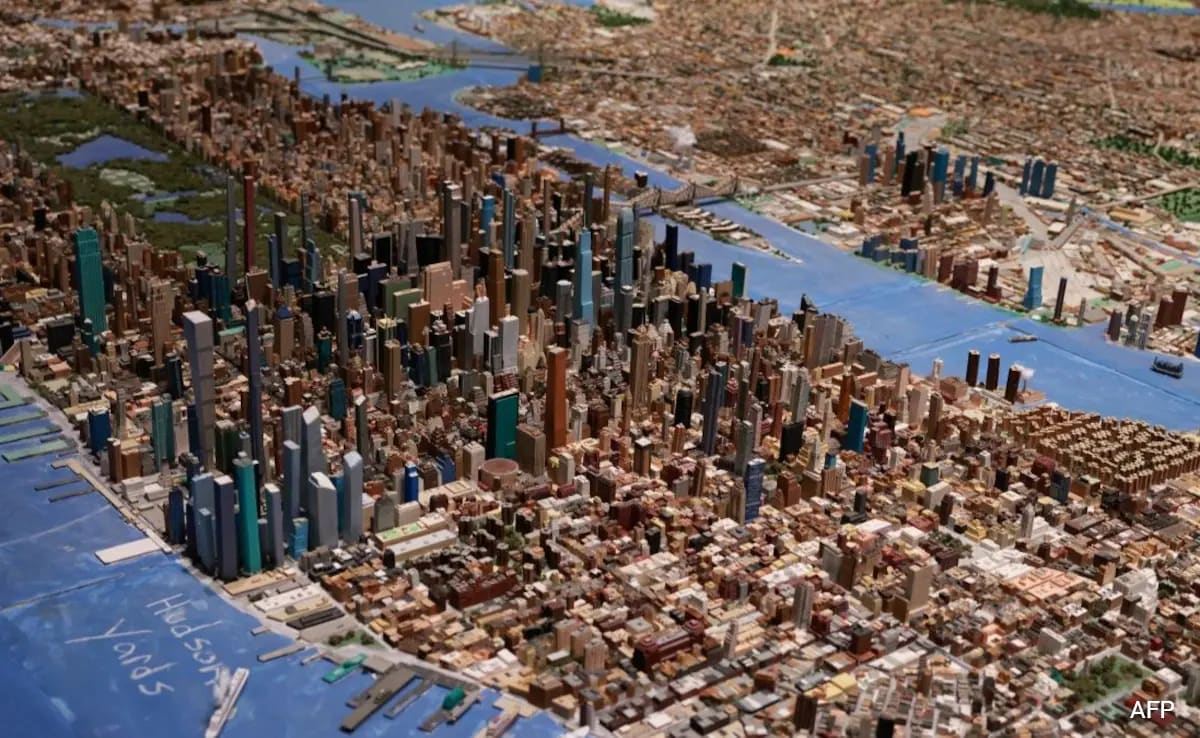 New York Model, Carved In A Basement, Goes On Display