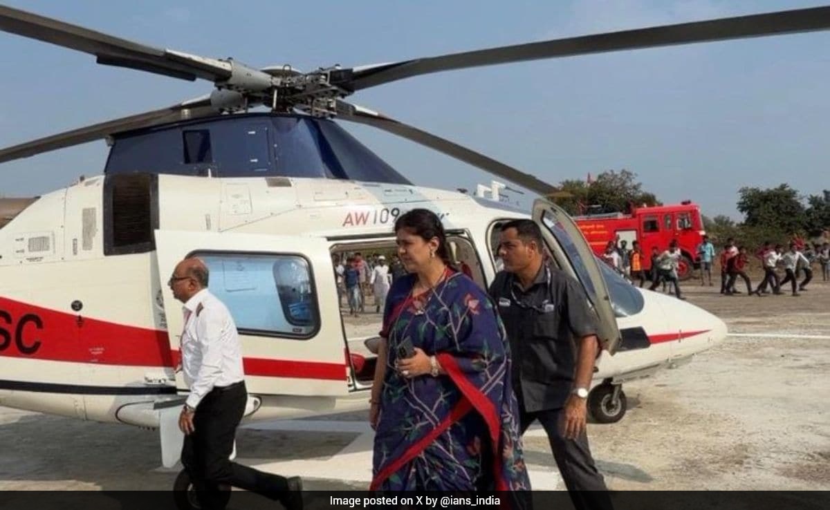 Maharashtra Minister Pankaja Munde's Helicopter Faces Technical Issue ...