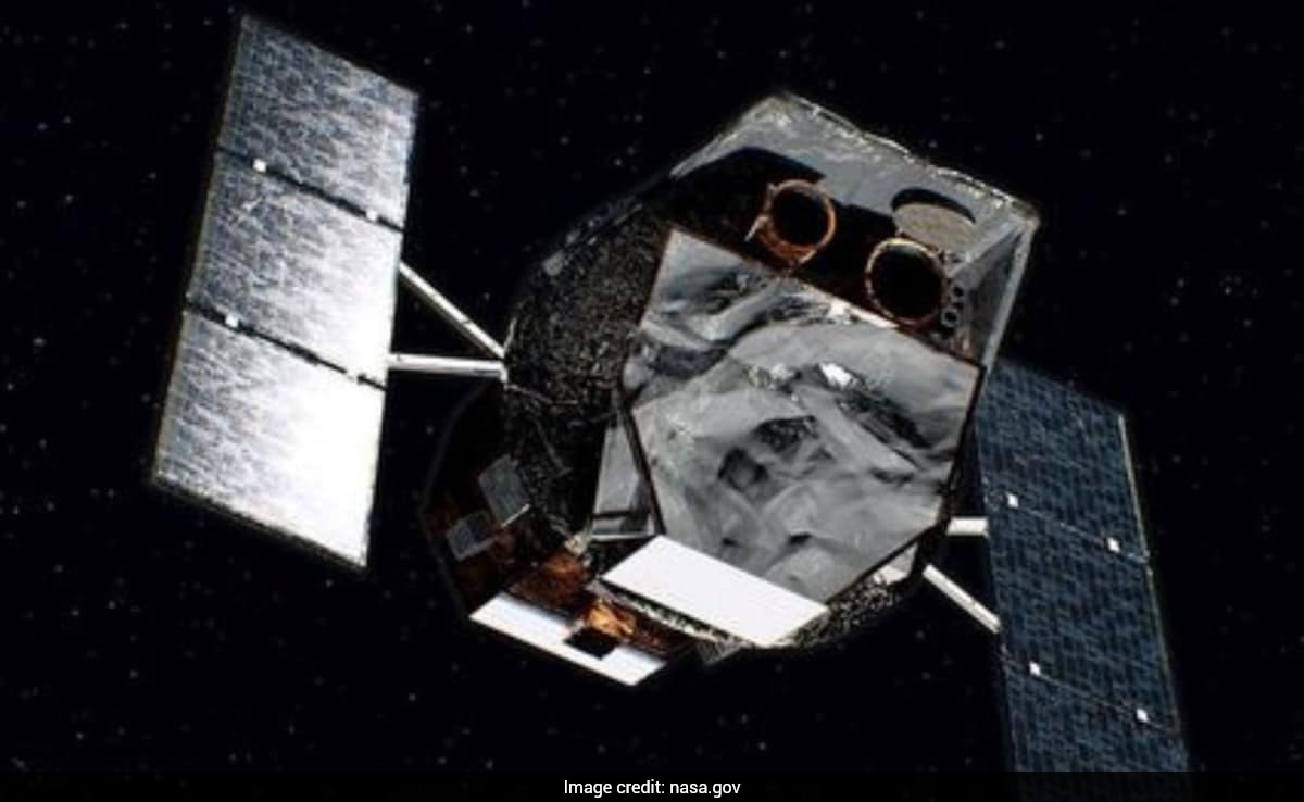 A Spacecraft Is Falling Towards Earth. Here's How NASA Trying To Save It