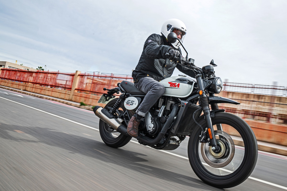 BSA Scrambler 650 Launched, Rivals Royal Enfield Bear 650 - Price ...