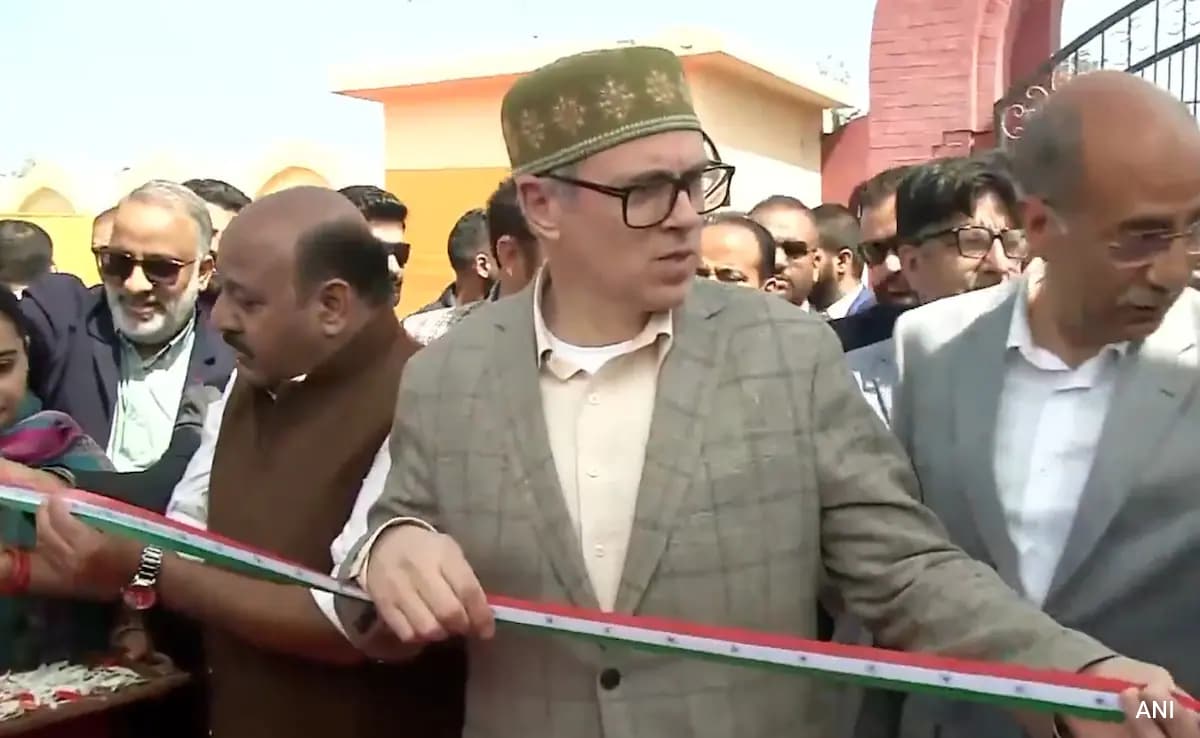 Video: Omar Abdullah Refuses To Cut 'Tricolour' Ribbon, Earns Praise