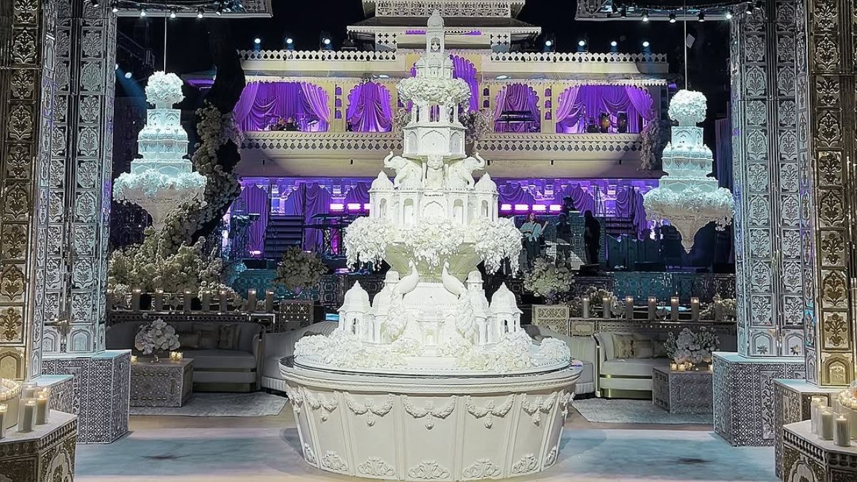 At The Million-Dollar Mantena-Gadiraju Udaipur Wedding, The Cake Took ...