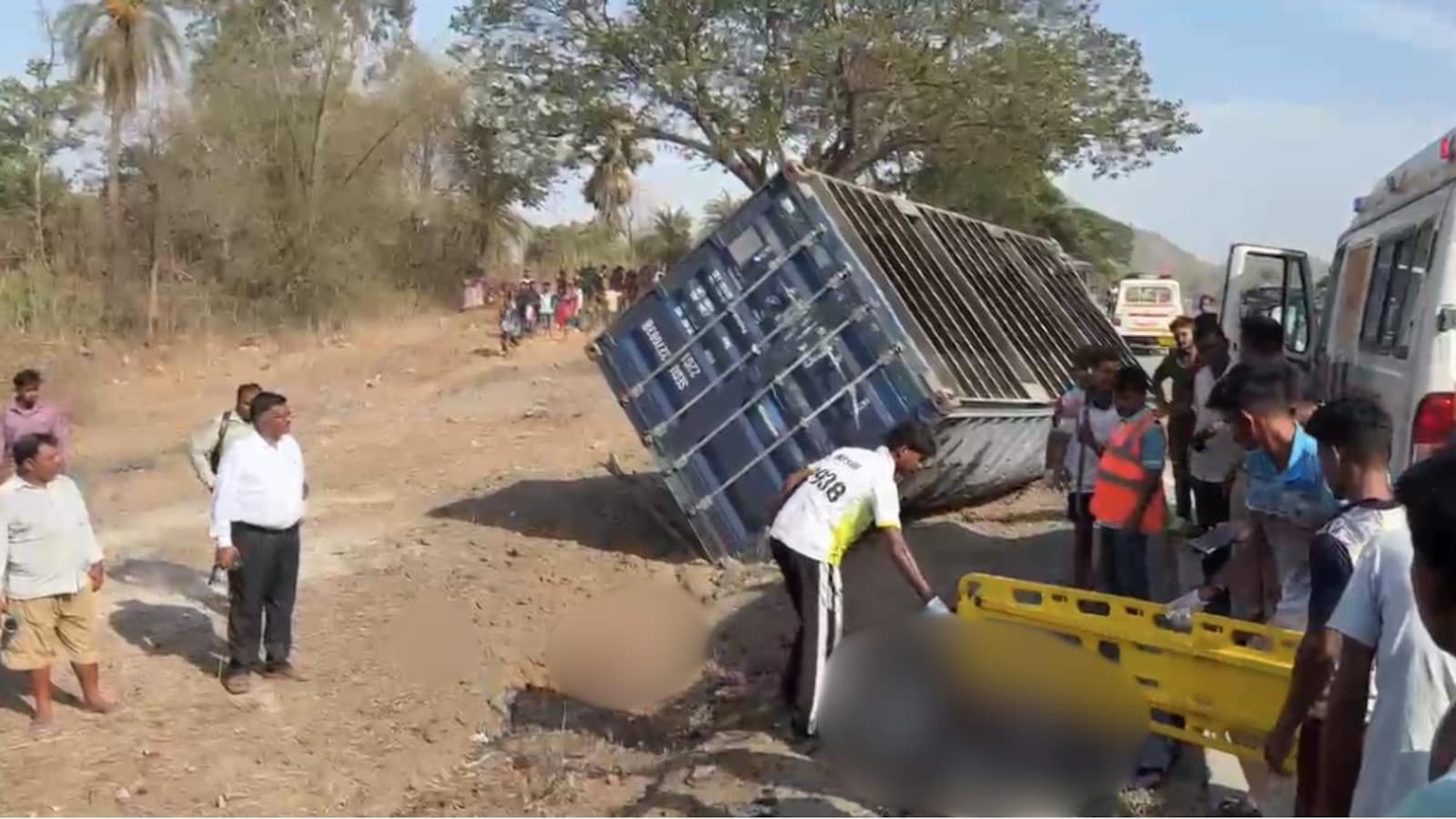 13 Killed As Truck Rams Tempo Carrying Wedding Guests In Maharashtra