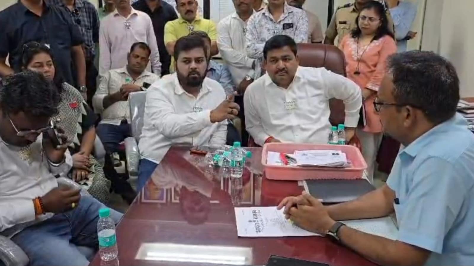 Dombivli News: BJP Protests Against MSEDCL Over Frequent Power Outages