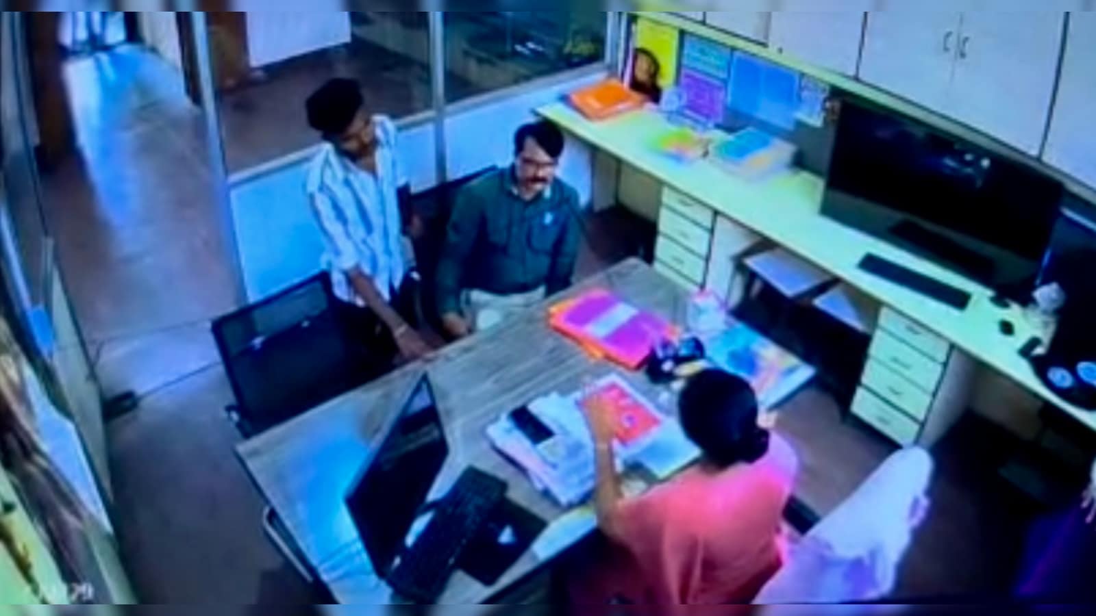 Student Stabs Teacher Inside Maharashtra School Over Transfer ...