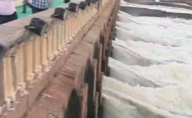Karnataka Celebrates As Water In Cauvery Dam Reaches Full height