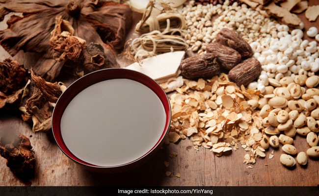 What Is Mushroom Tea? Know The Benefits, Types And Risks