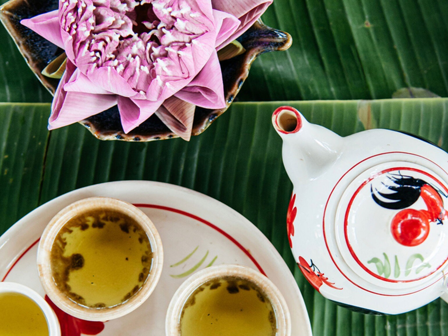 तनाव को दूर करने के लिए रोज पिएं लोटस टी