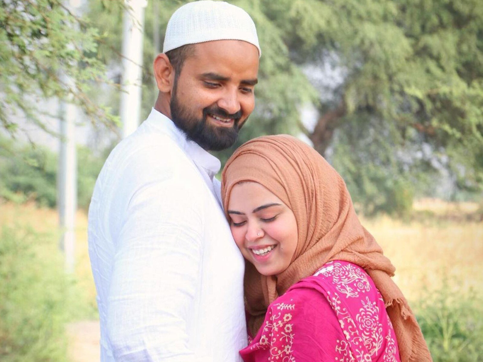 मुंबई के घर में किचन सेट करने में पति सनी ने की प्रेग्नेंट वाइफ Saba ...