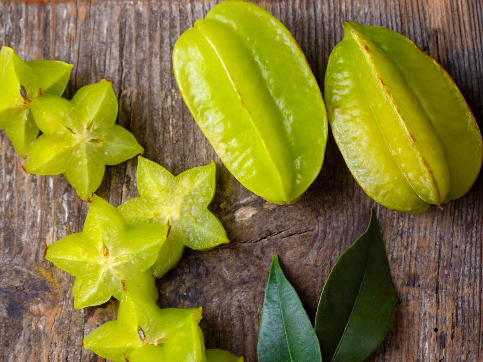 Star Fruits: स्टार फ्रूट खाने के फायदे और नुकसान