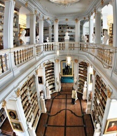 Largest Personal Library In The World