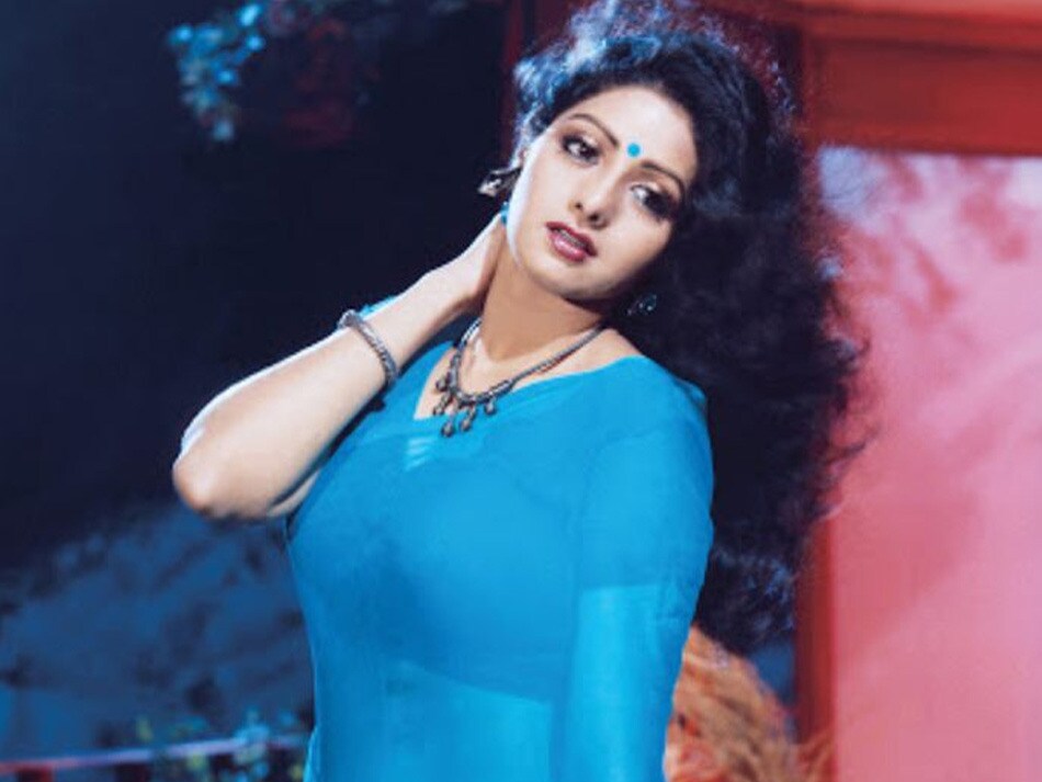 10 Iconic Bollywood Costumes