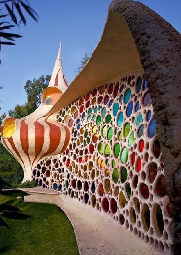 Buildings With Unusual Geometric Shapes