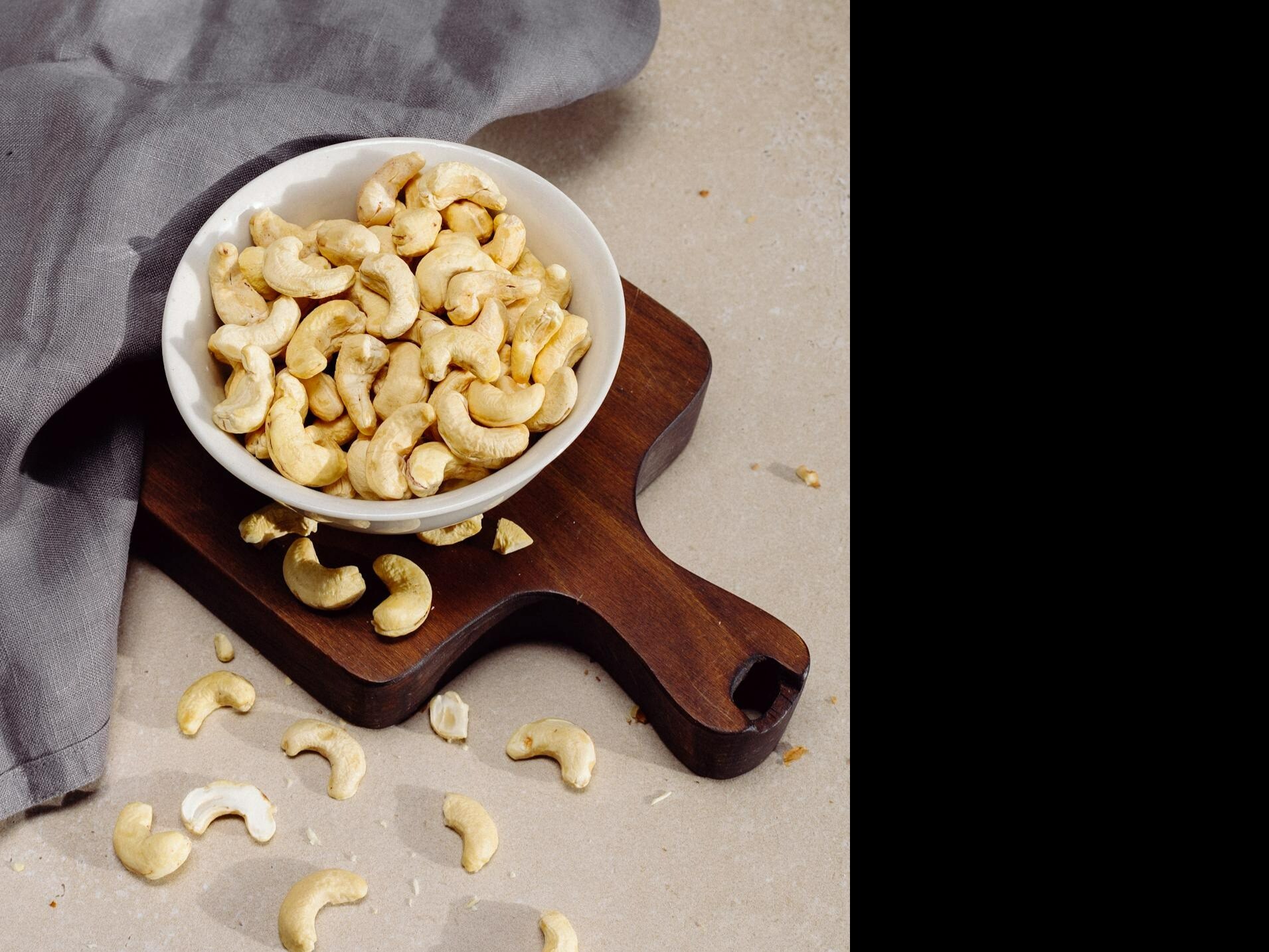 7 Amazing Health Benefits Of Soaked Cashews