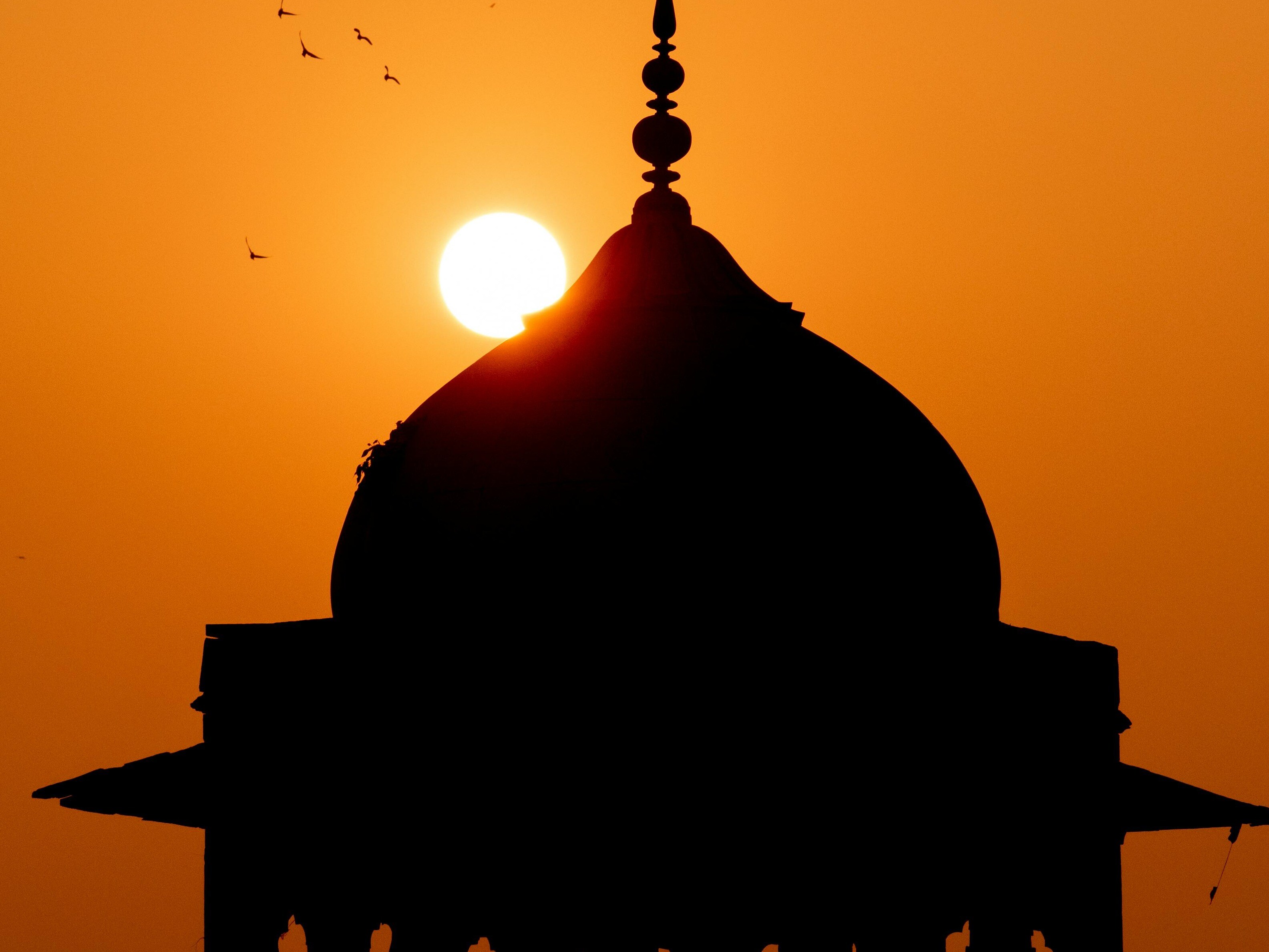 7 Best Spots To Watch Sunsets In Delhi