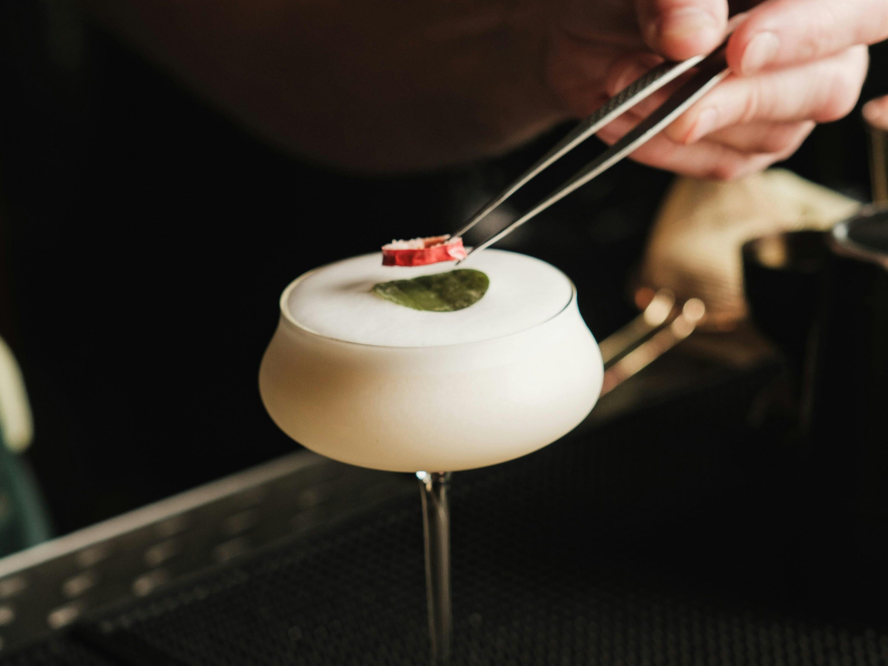 7 Must-Have Tools For Your Home Bar
