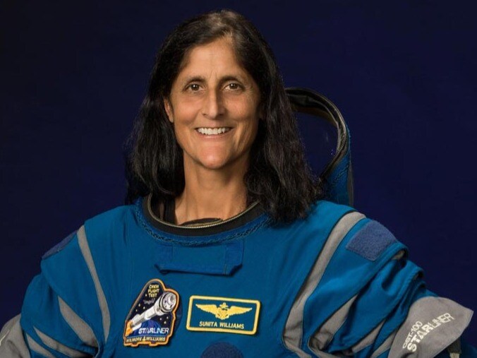 17 अगस्त : अमेरिकी तैराक माइकल फेल्प्स ने बीजिंग ओलिंपिक में 8 स्वर्ण ...