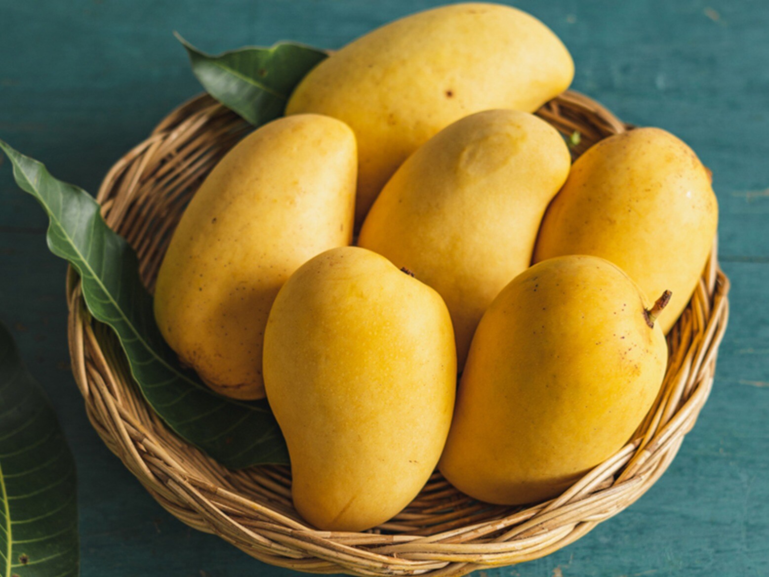 Mango In Summer: जानें इन 6 लोगों को क्यों खाना चाहिए आम