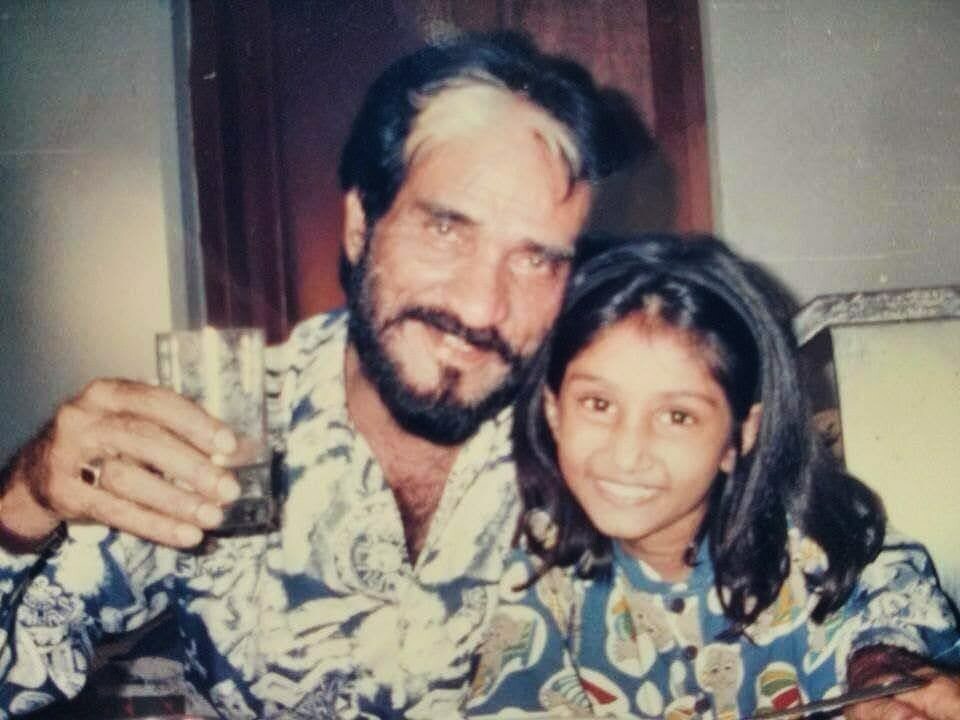 Sholay Sambha Daughter: शोलेमधल्या सांभाची मुलगी दिसते इतकी सुंदर, पाहा ...