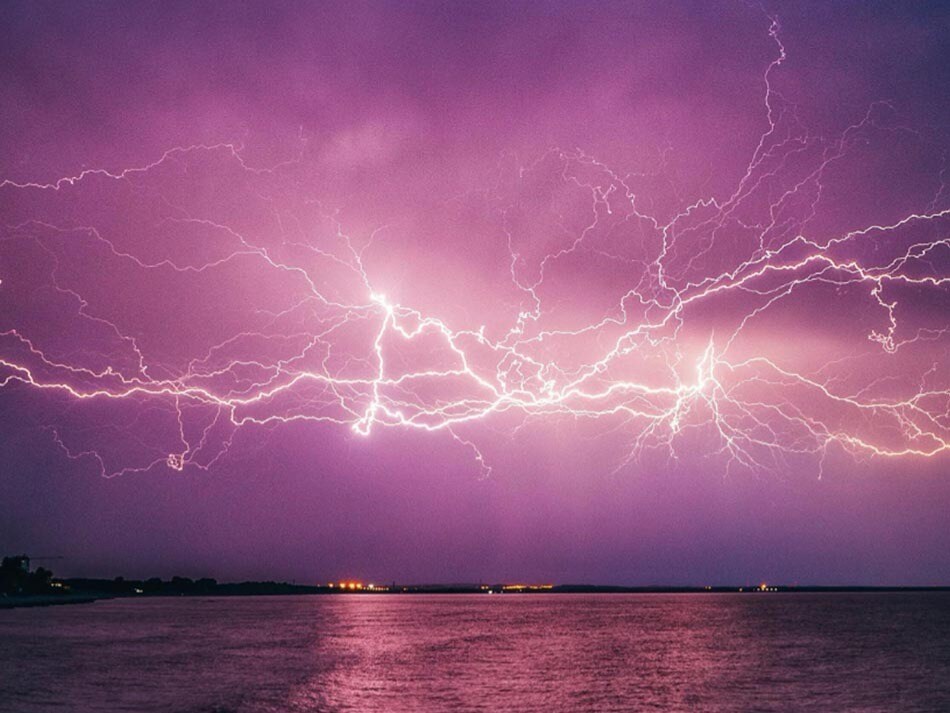 A Lightning Bolt Is Hotter Than Sun's Surface