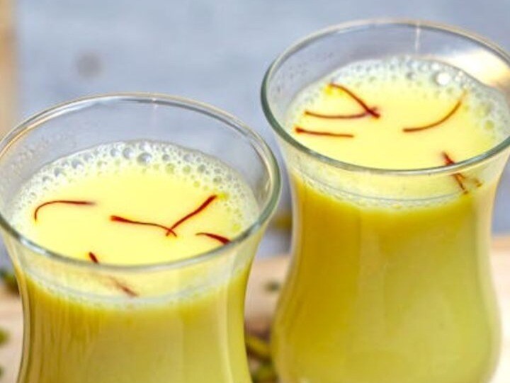 Benefits Of Drinking Saffron Milk At Night
